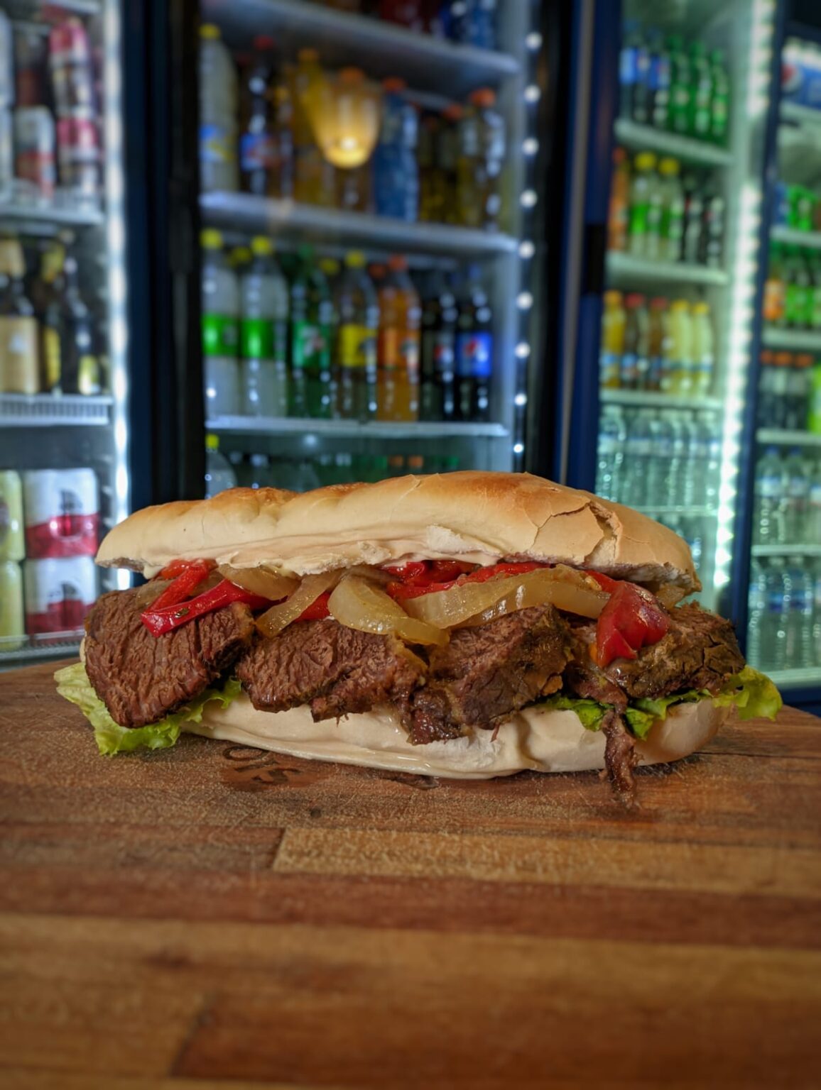 SANDWICH ARGENTO COLITA DE CUADRIL CON DIP DE CHIMI + PAPAS NOISETTE ...